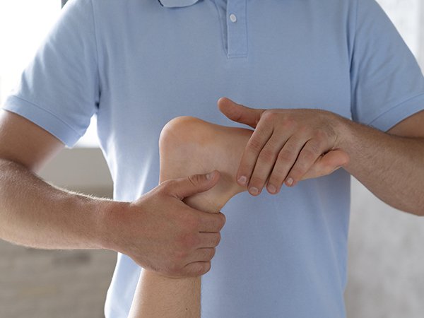 Hand & Feet Pain – Dr Aanchal Sharma